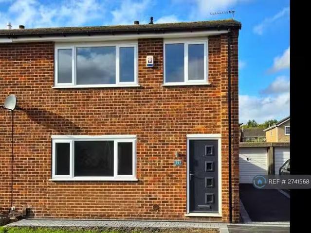 Nice 2 BA 3 bedroom semi detached house for rent in Maypole La.