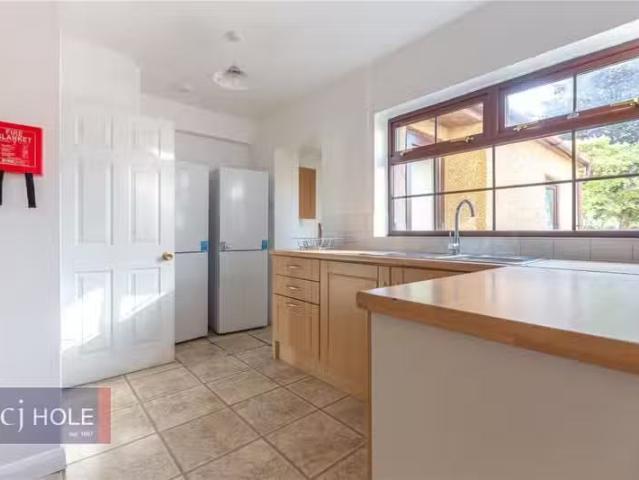 Cheap 2 BA 3 bedroom semi detached house for rent in Lower Hou.