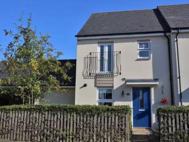 Just in! 2 BA 3 bedroom semi detached house for rent in Sterli.