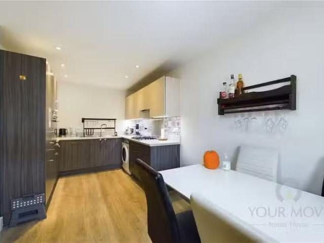 For Rent! 2 BA 3 bedroom Semi Detached House to rent, Glebe Ro.