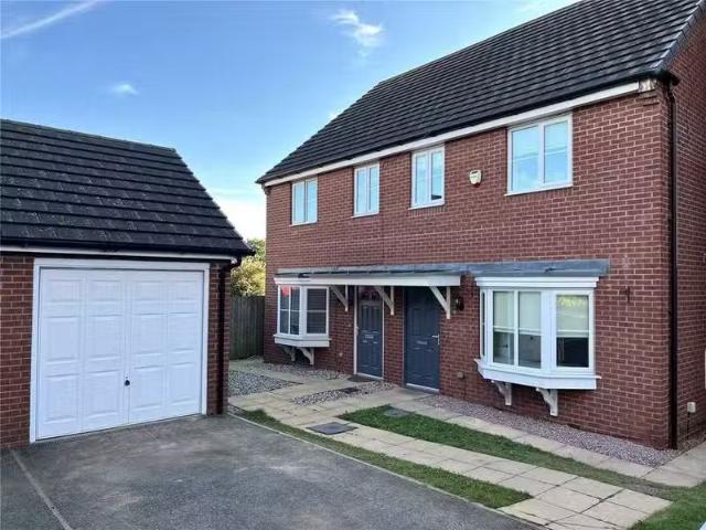 Just in! 2 BA 3 bedroom Semi Detached House to rent, Weavers C.