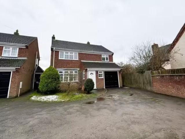 Just in! 2 BA 4 bedroom detached house for rent in 11 Main Roa.