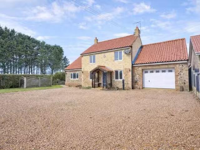 For Rent! 2 BA 4 bedroom detached house for rent in Wilde Stre.