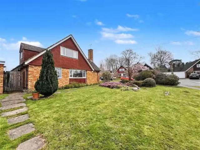 Unique 2 BA 4 bedroom detached house for rent in Barn Meadow L.