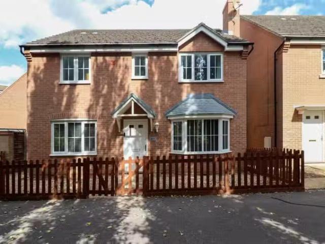 Cozy 2 BA 4 bedroom detached house for rent in Cottier Drive.