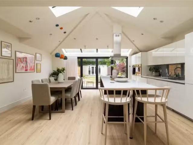 Rental! 2 BA 4 bedroom property to let in Lyndhurst Avenue, Lo.