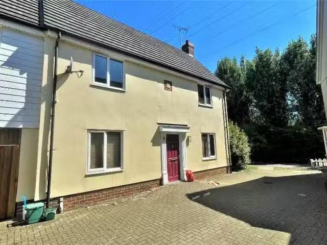 Deal! 2 BA 4 bedroom semi detached house for rent in Mascot Sq.