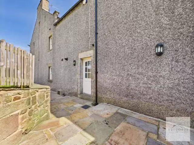 Cheap 2 BA 4 bedroom semi detached house for rent in Garstang.