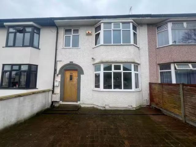 Deal! 2 BA 5 bedroom terraced house for rent in Tenth Avenue.