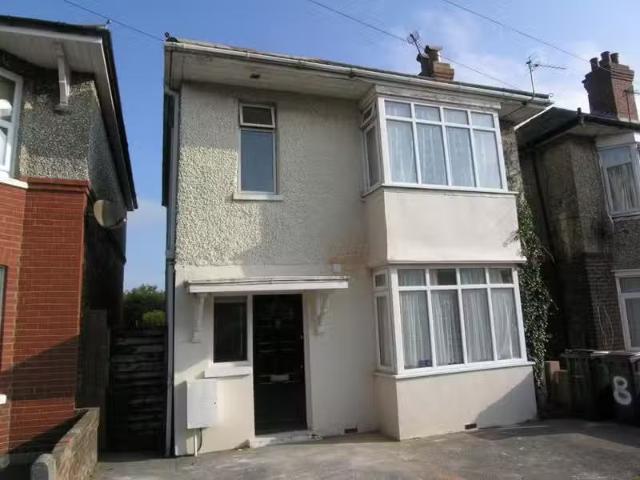 For Rent! 2 BA 5 bedroom house for rent in 5 bedroom Detached.