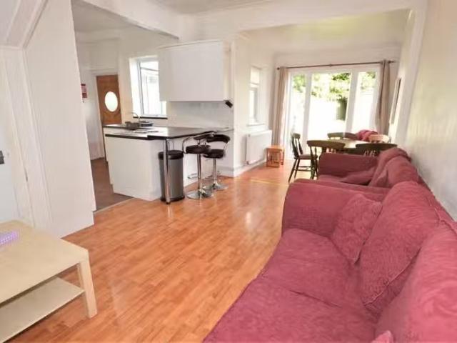 Deal! 2 BA 6 bedroom detached house for rent in Truscott Avenu.
