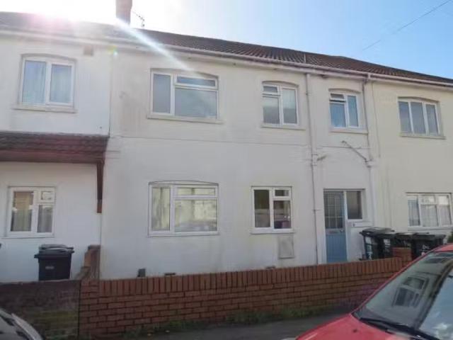 Nice 2 BA 6 bedroom house for rent in 6 bedroom Terraced House.