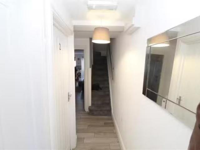 Cheap 2 BA 6 bedroom house for rent in Parkfield Place, Cardif.