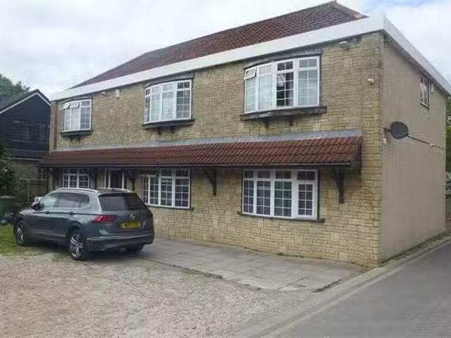 New 2 BA 9 bedroom detached house for rent in Crantock Filton.