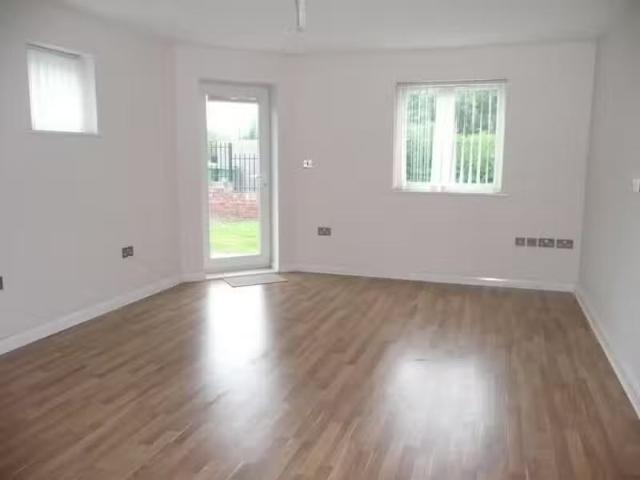 New 2 bedroom apartment for rent in New Meeting Street, Oldbur.