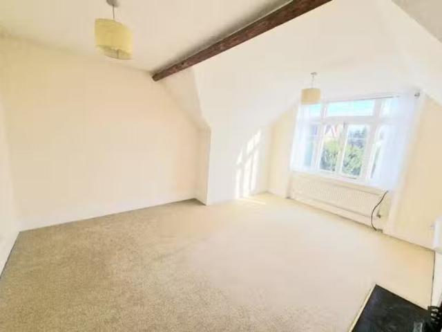 Nice 2 bedroom apartment for rent in Avenue Road, ST. ALBANS.