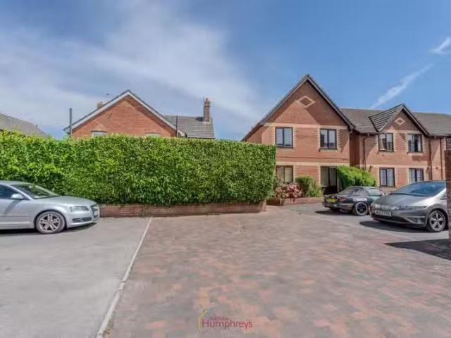 Unique 2 bedroom apartment for rent in Crescent Road, Wimborne.