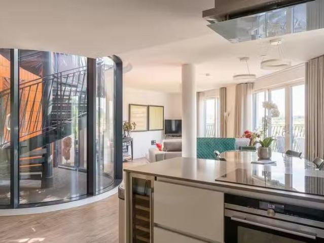 Cheap 2 bedroom apartment for rent in Flat, Sovereign Point.