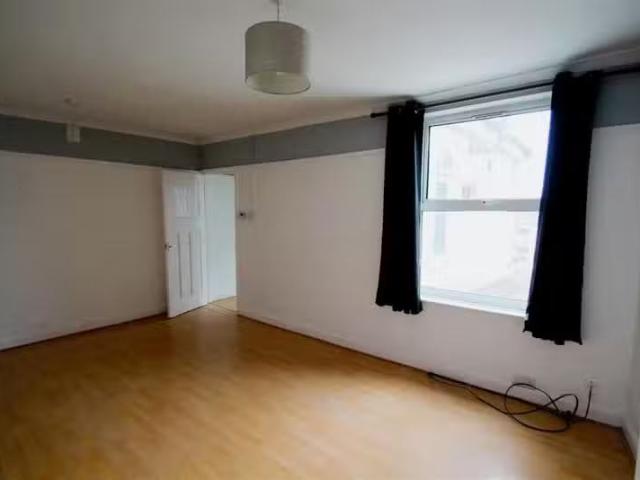 Unique 2 bedroom apartment for rent in High Street, Hanham, Br.