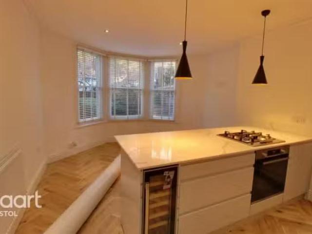 Unique 2 bedroom apartment for rent in Randall Road, Bristol.