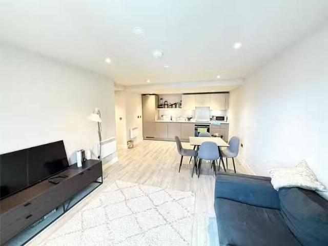 For Rent! 2 bedroom apartment for rent in St Martin's Place, 1.