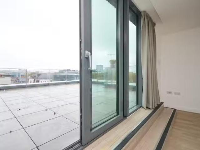 Cheap 2 bedroom apartment for rent in St. Thomas Street, Brist.