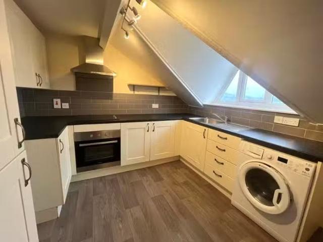 Cheap 2 bedroom apartment for rent in St Thomas Street, WEYMOU.