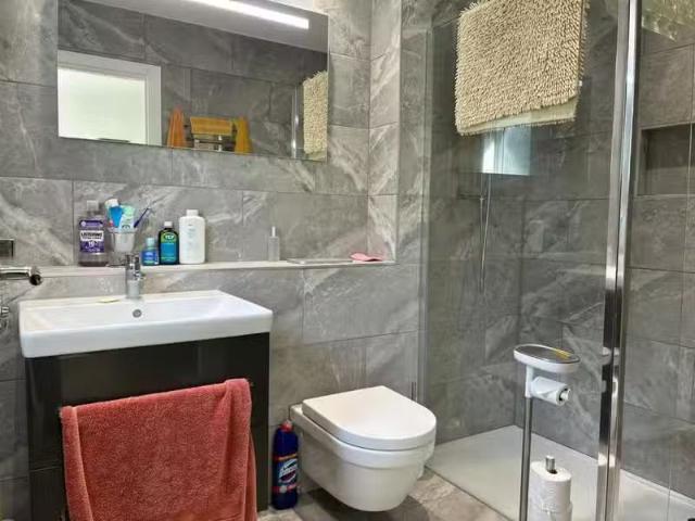 Rental! 2 bedroom ground floor flat for rent in Shore Road, Po.