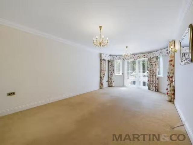 Nice 2 bedroom ground floor flat for rent in Sylvan Heights on.