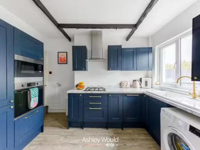 Rental! 2 bedroom end of terrace house for rent in Two Gates L.