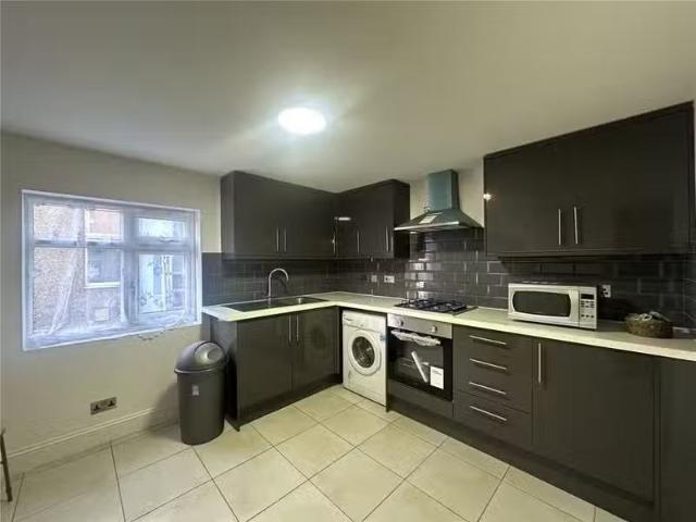 Nice 2 bedroom Flat to rent, Commercial Road, Lowestoft, NR32.