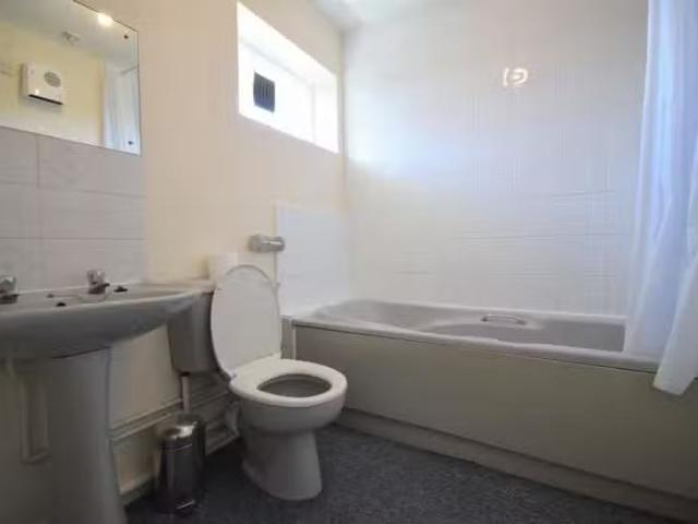 Unique 2 bedroom flat for rent in Walsingham Close, Hatfield.