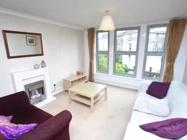 For Rent! 2 bedroom flat for rent in Archfield Road Cotham.