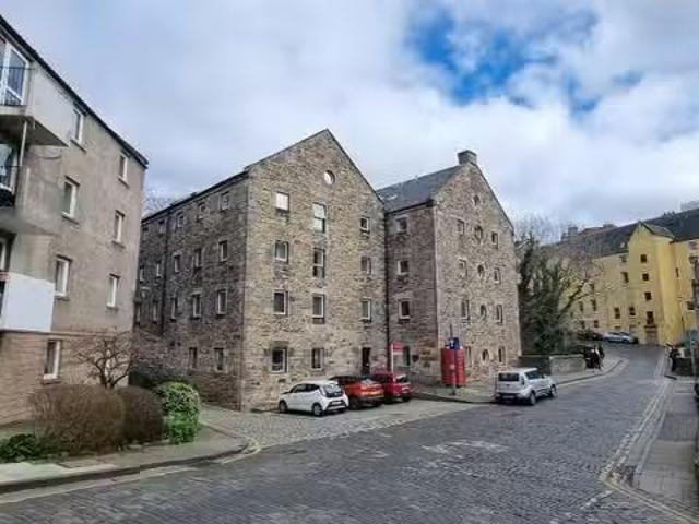 Rental! 2 bedroom flat for rent in Dean Path, Edinburgh, EH4