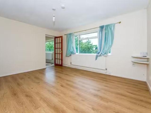 Rental! 2 bedroom flat for rent in Frobisher Road, AL1