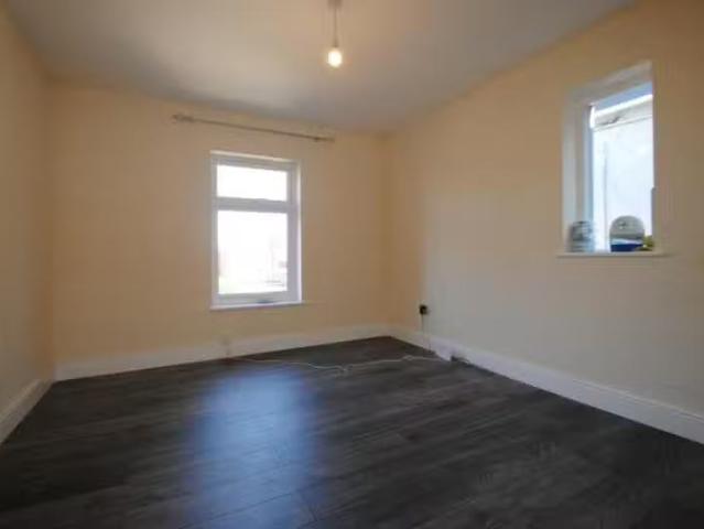 Rental! 2 bedroom flat for rent in Spacious 2 Bed property in.
