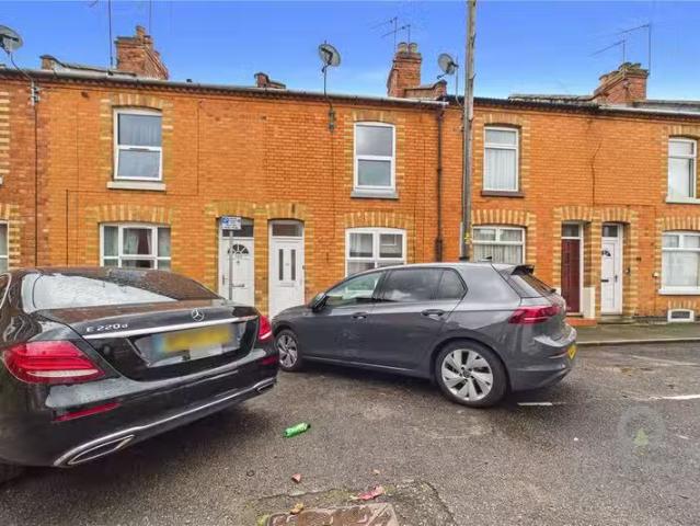 Rental! 2 bedroom Mid Terrace House to rent, Dunster Street, T.
