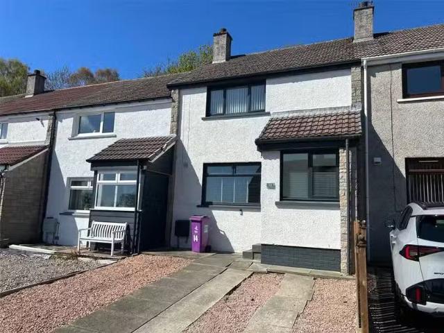 New 2 bedroom Mid Terrace House to rent, Hill Road, Hillside.