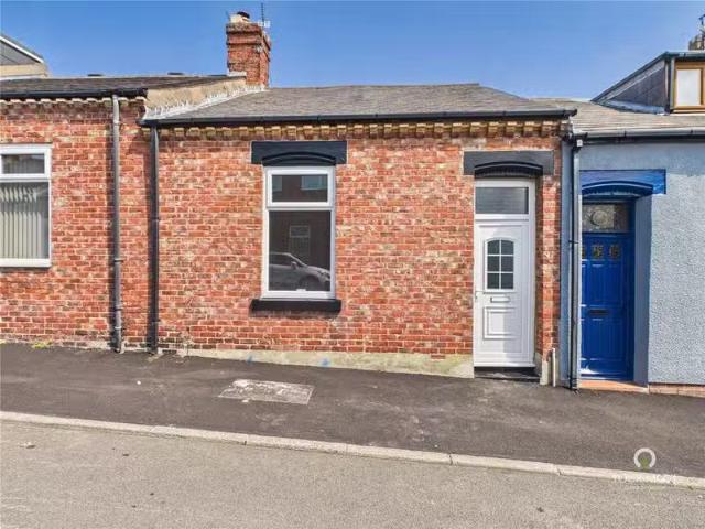 New 2 bedroom Mid Terrace Property to rent, Darwin Street, Sun.