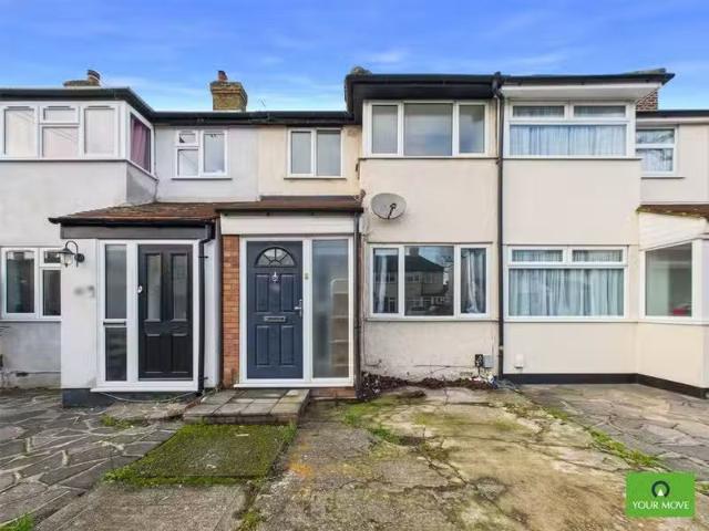 Deal! 2 bedroom Semi Detached House to rent, Elm Park Avenue.