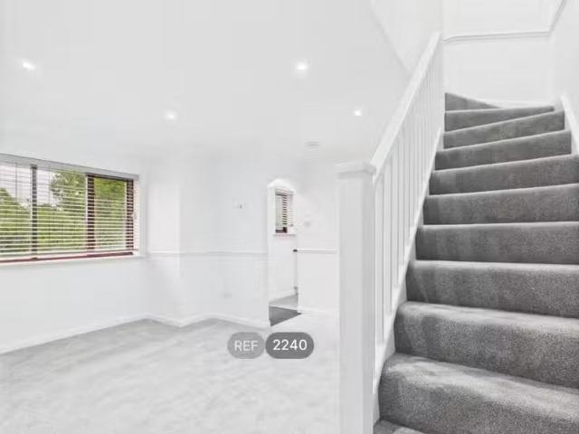 Nice 2 bedroom property for rent in 15, Holliwell Close, Colch.