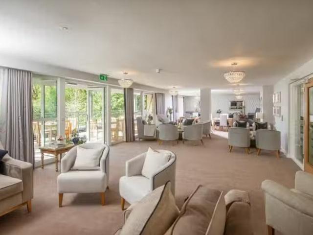 Rental! 2 bedroom retirement property for rent in Gloucester R.