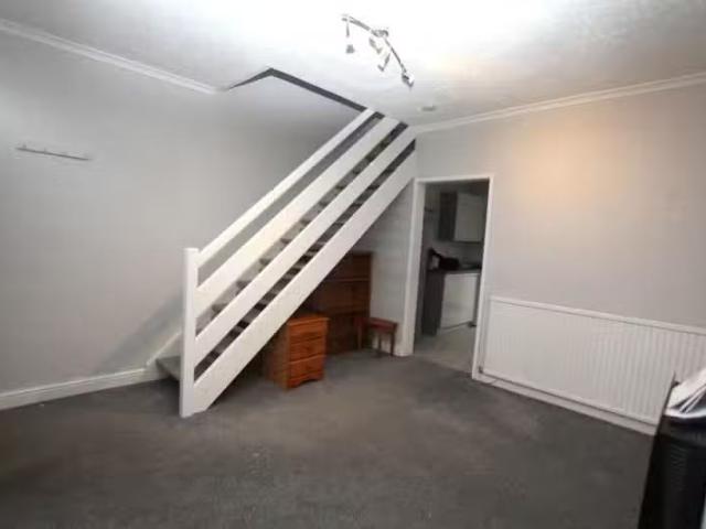 Deal! 2 bedroom terraced house for rent in Alma Street, Bought.