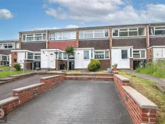 Nice 2 bedroom terraced house for rent in Mountfield Close, Bi.