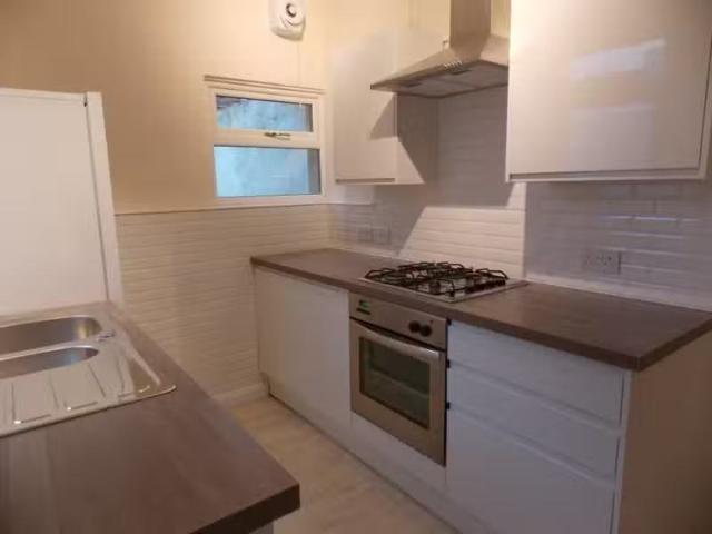 Cheap 2 bedroom terraced house for rent in Merrywood Close, So.