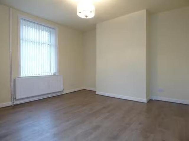 Cozy 2 bedroom terraced house for rent in Wellington Street, A.