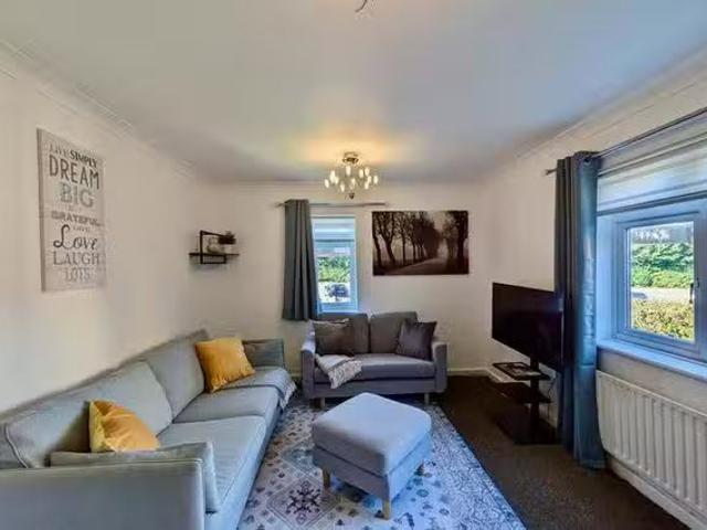 Cheap 2 BR Osprey Close
