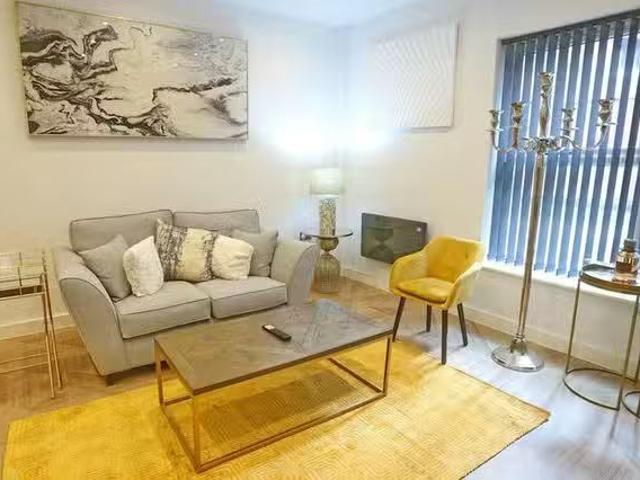 For Rent! 2 BR Blackfriars Road