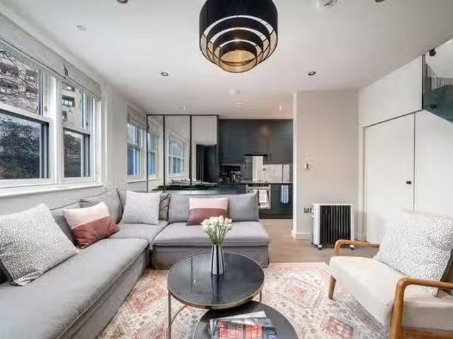 Deal! 2 BR Emperor's Gate