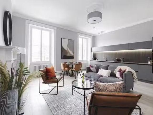 Unique 2 BR George Street